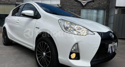 Toyota Prius C Sport 2015 Hatchback (5 Puertas) en Cuenca, Azuay ...