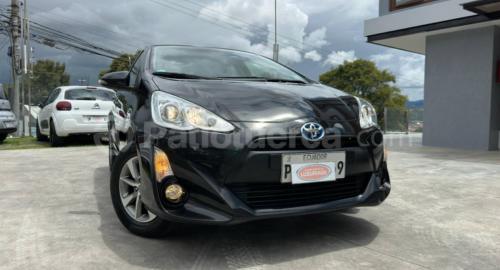Toyota Prius C Sport 2018 Hatchback (5 Puertas) en Cuenca, Azuay ...