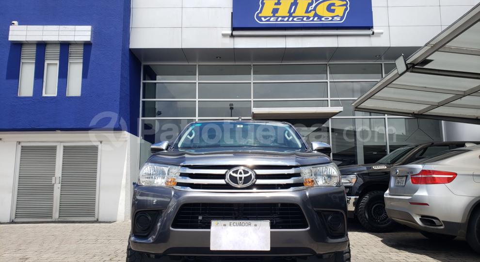 Toyota Hilux CS 4x4 2019 Camioneta Cabina Simple en Cuenca, Azuay ...