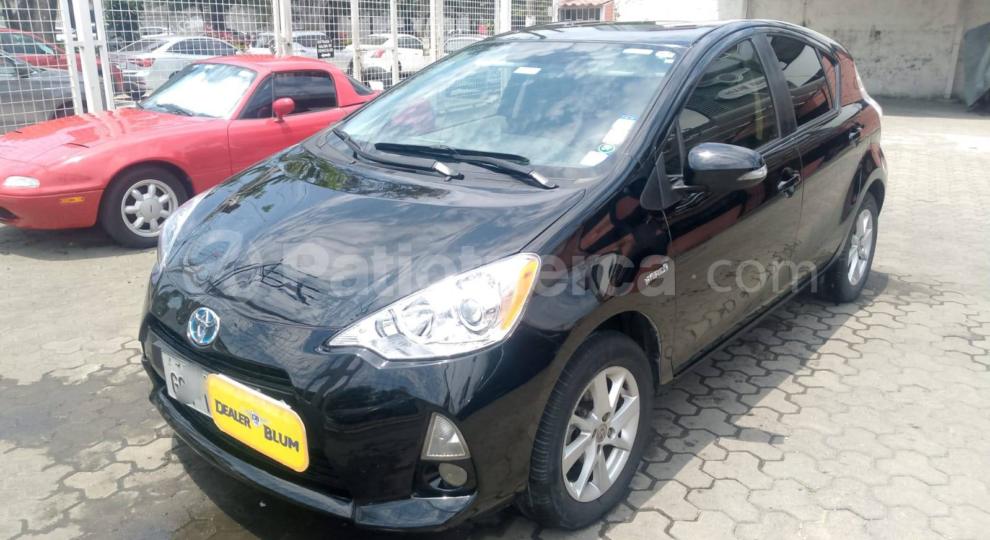 Toyota Prius C Sport 2013 Hatchback (5 Puertas) en Guayaquil, Guayas ...
