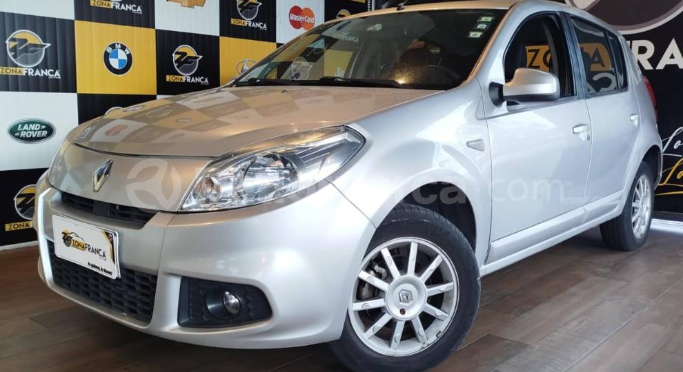 Renault Sandero Dynamic 2015 Hatchback (5 Puertas) en Quito, Pichincha ...