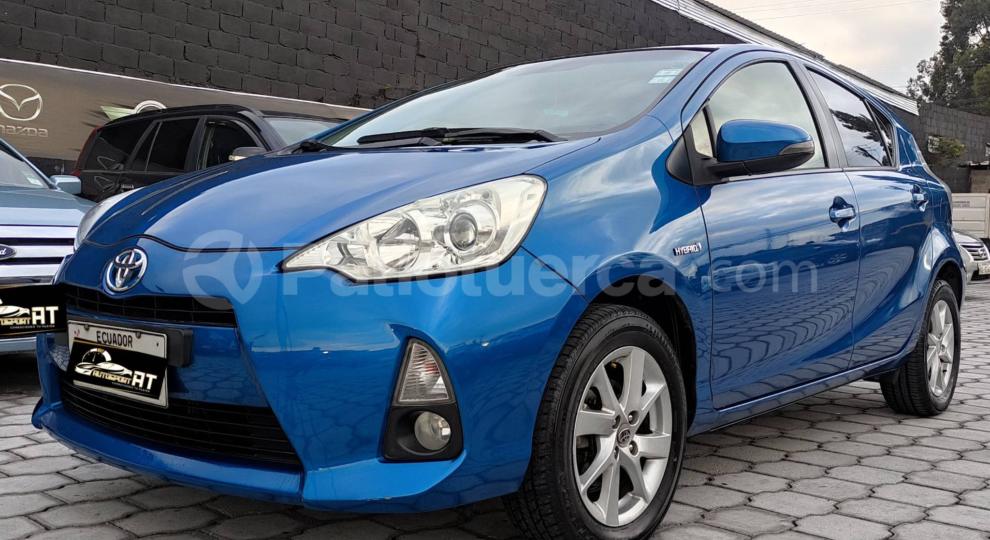 Toyota Prius C Sport 2014 Hatchback (5 Puertas) en Quito, Pichincha ...