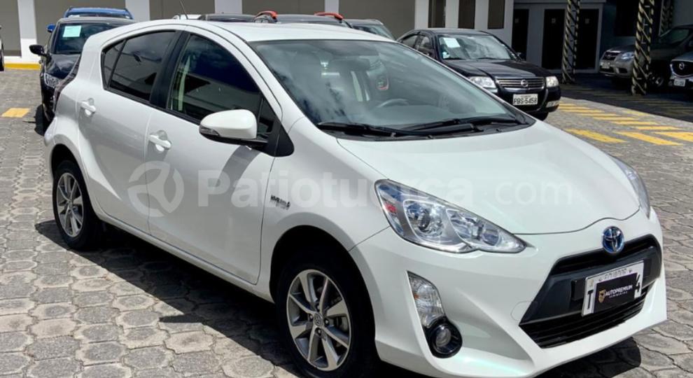 Toyota Prius C Sport 2017 Hatchback (5 Puertas) en Quito, Pichincha ...