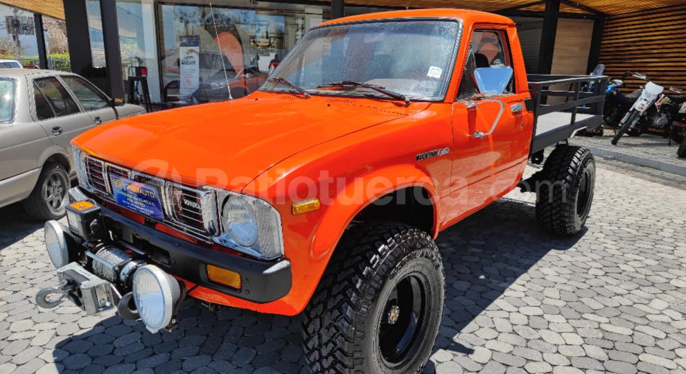 Toyota Hilux CS 4x4 1980 Camioneta Cabina Simple en Cuenca, Azuay ...