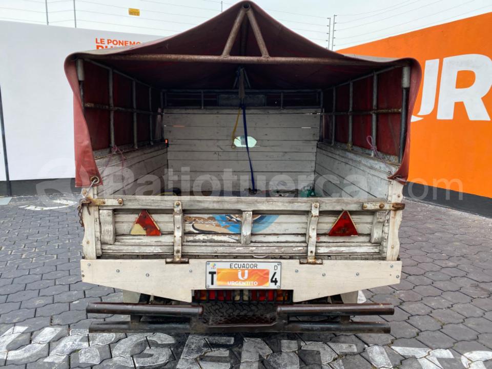 Mazda B2000 1994 Camioneta Cabina Simple en Quito, Pichincha- - Patiotuerca