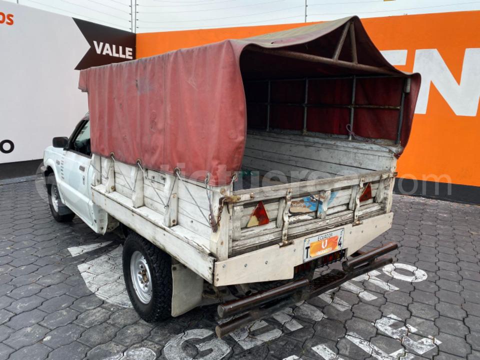 Mazda B2000 1994 Camioneta Cabina Simple en Quito, Pichincha- - Patiotuerca